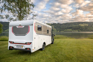 Dethleffs GlobeBus Go Active: compacte halfintegraal met complete uitrusting